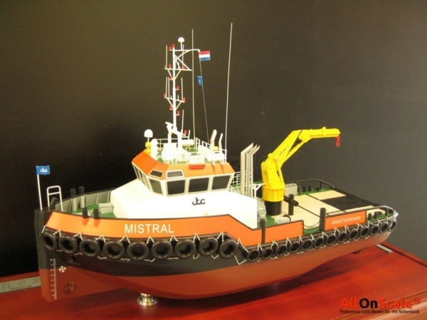 Mistral 1:50 | AllOnScale Technical Scalemodels